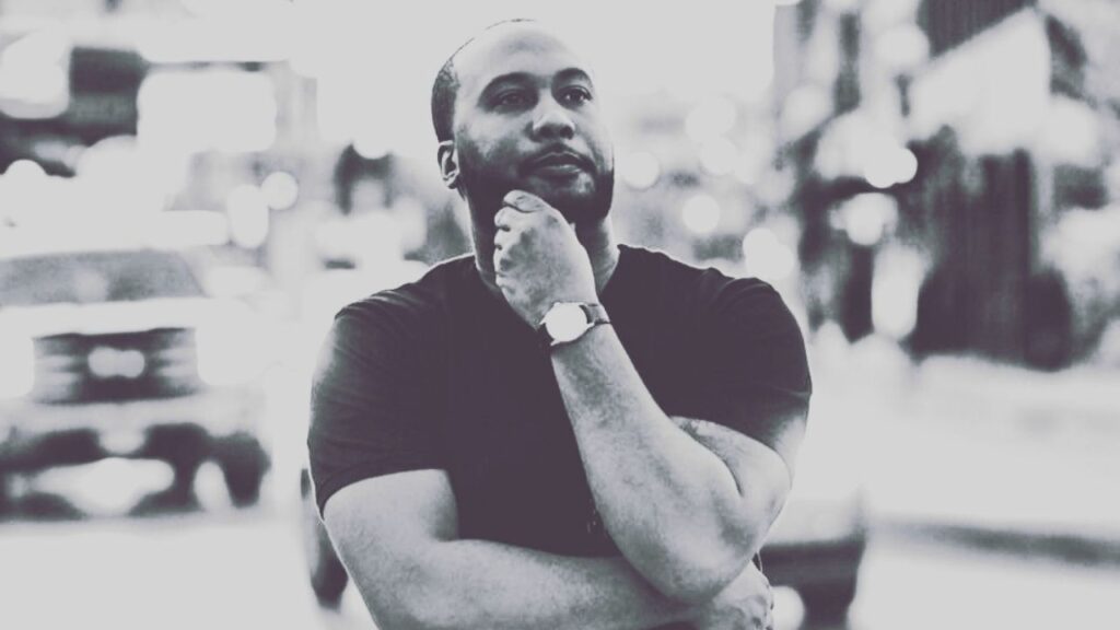 Winnipeg's Len Bowen teams up with DNA & Mark U on "Lost"
